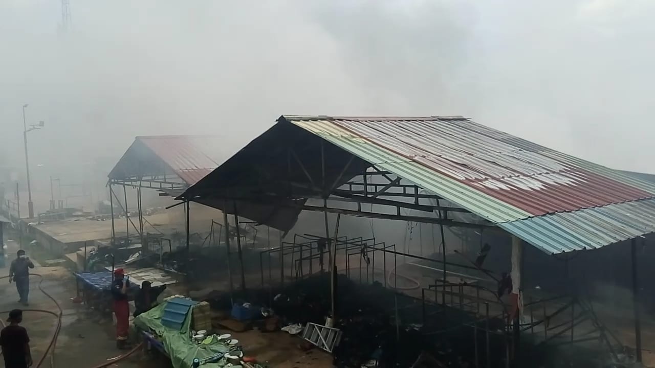 GIAT DAMKAR HARI INI PENANGGANAN KEBAKARAN KOMP TARAS KEL BELIAN KEC ...