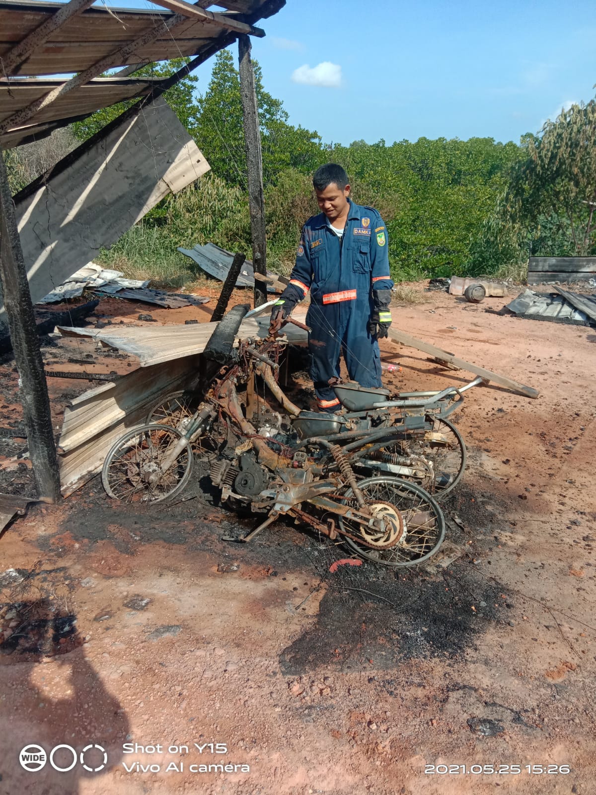 Giat Damkar lagi-lagi terbakar sore ini 2 unit rumah dan 5 unit sepeda ...