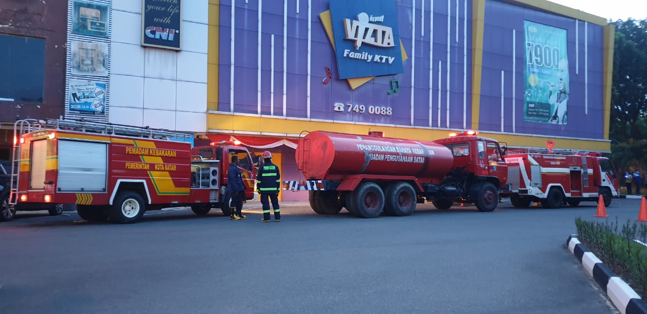 PENANGGANAN 65 INUL VISTA DI KAWASAN KEPRI MALL • DINAS PEMADAM ...