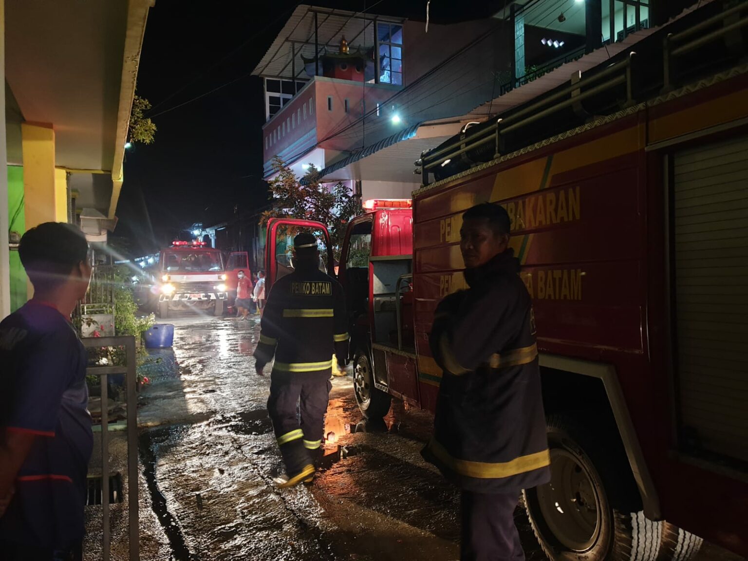 PENANGGANAN 65 DI PERUMAHAN MUTIARA VIEW TIBAN BARU SEKUPANG . • DINAS ...